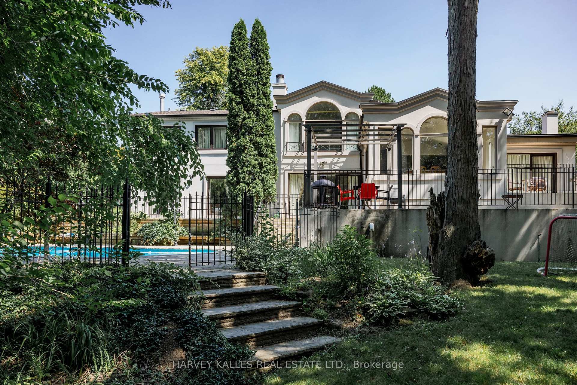 42 Fifeshire Road, Toronto, ON M2L 2G6