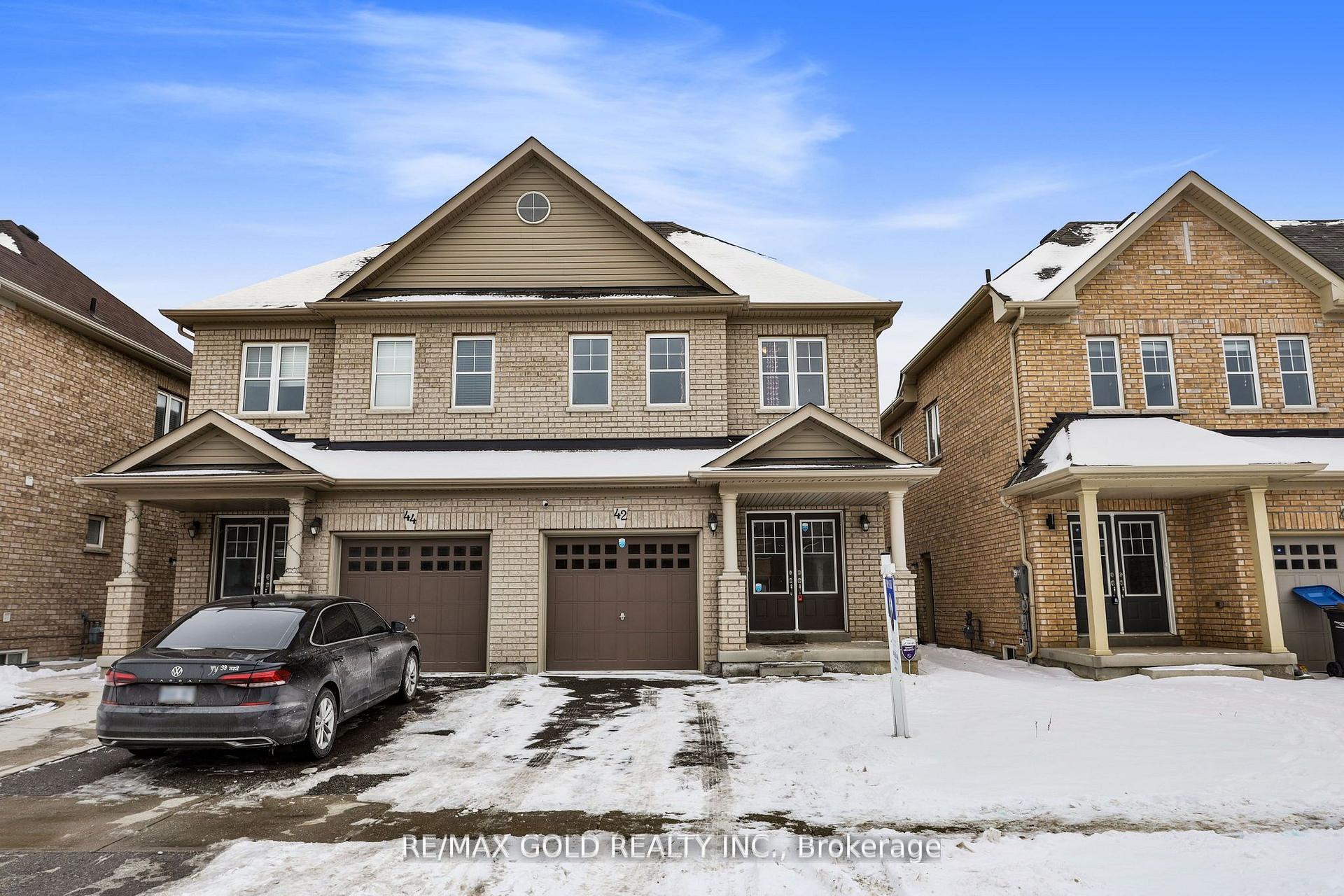 42 Lanark Circle, Brampton, ON L6X 5L3