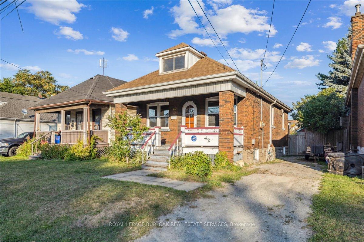 42 Martimas Avenue, Hamilton, ON L8H 3N2