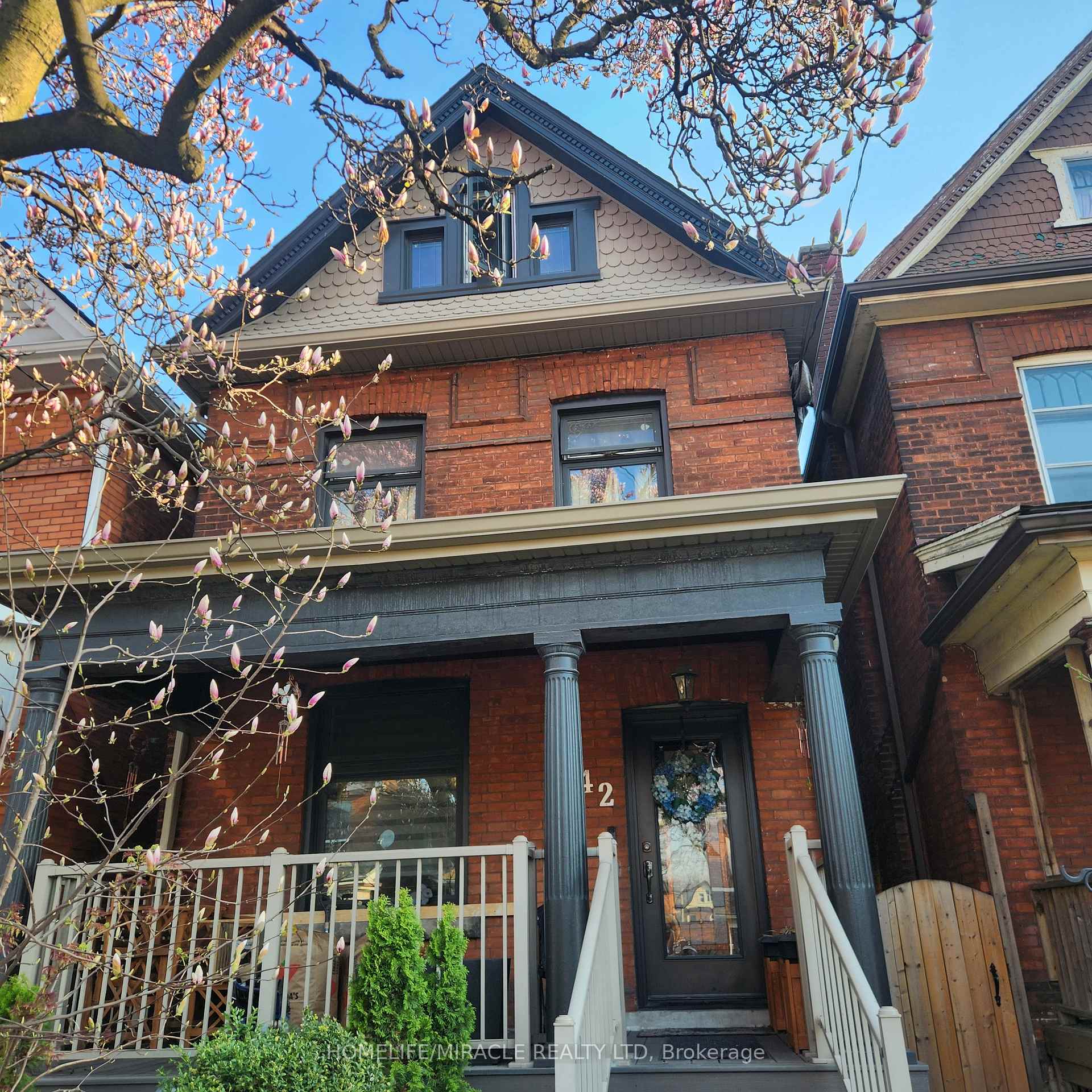 42 Nightingale Street, Hamilton, ON L8L 1R8