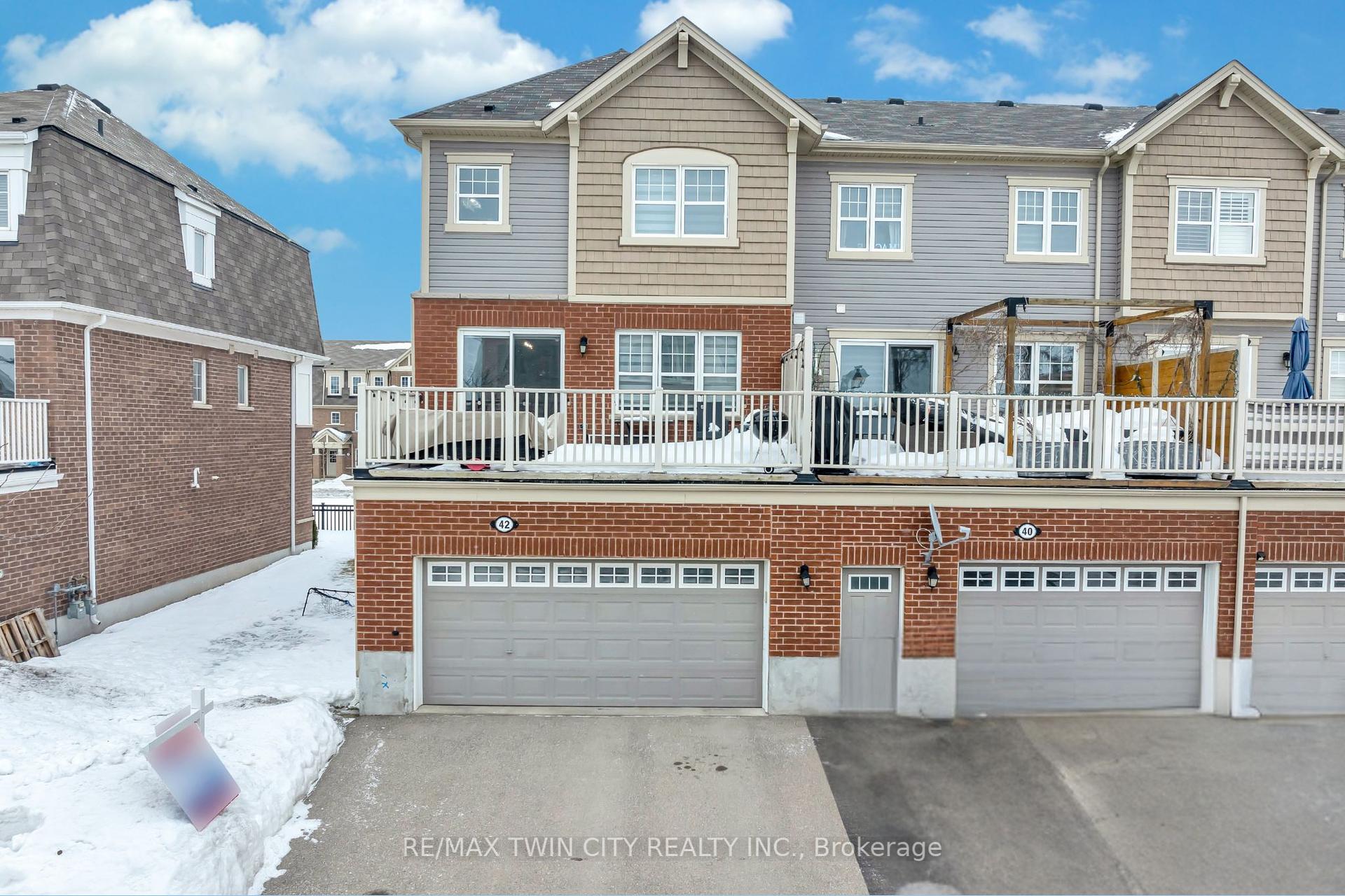 42 Outlook Terrace, Kitchener, ON N2R 0K5