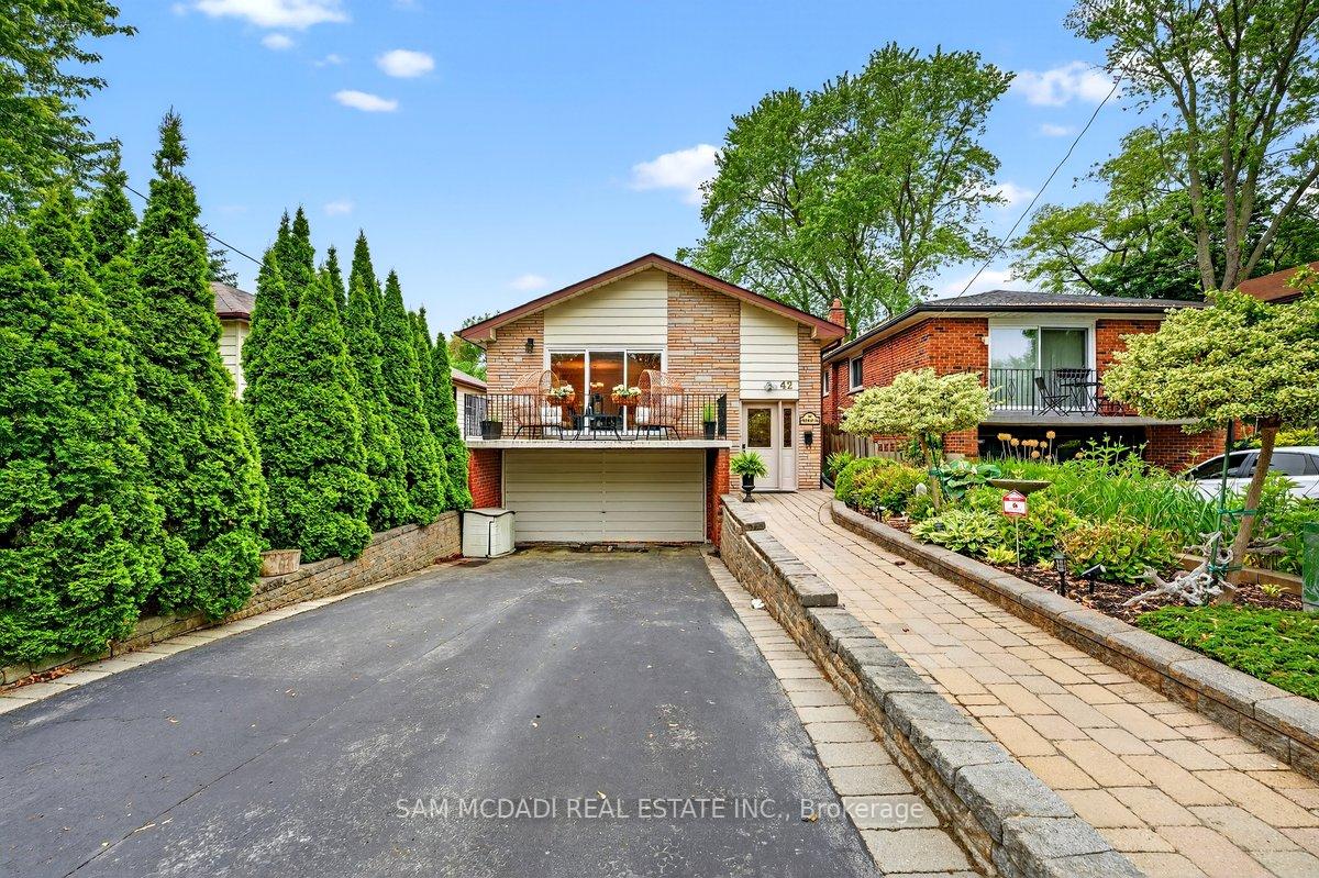 42 Peter Street N, Mississauga, ON L5H 2G8