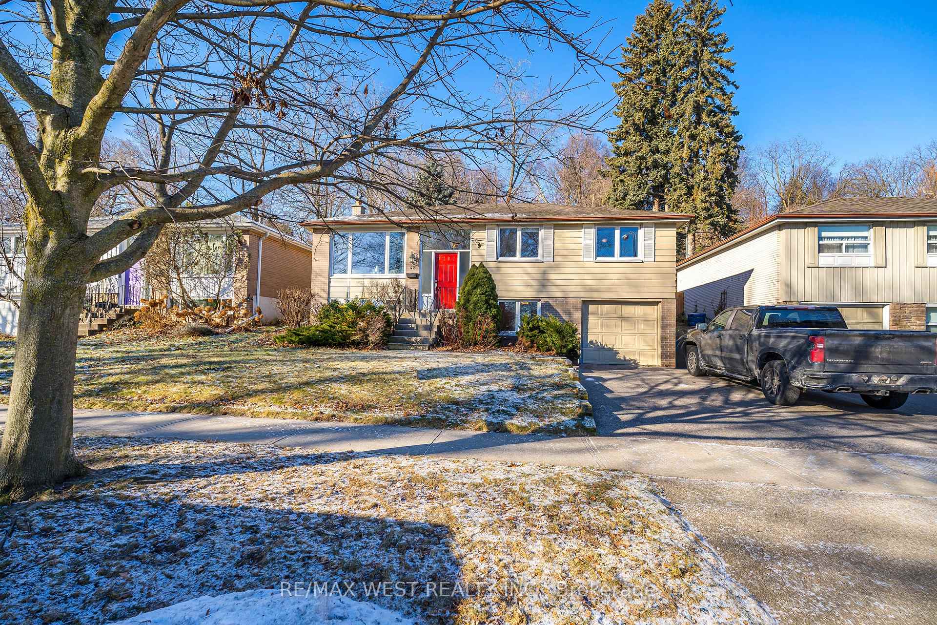 42 Sir Raymond Drive, Toronto, ON M1E 1C2
