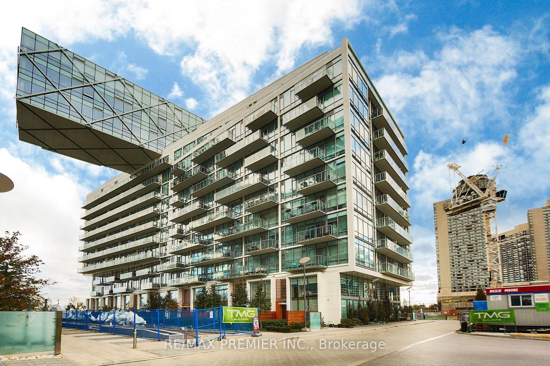 421 - 29 Queens Quay E, Toronto, ON M5E 0A4