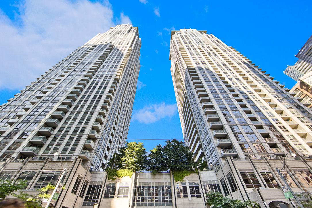 4211 - 763 BAY Street, Toronto, ON M5G 2R3