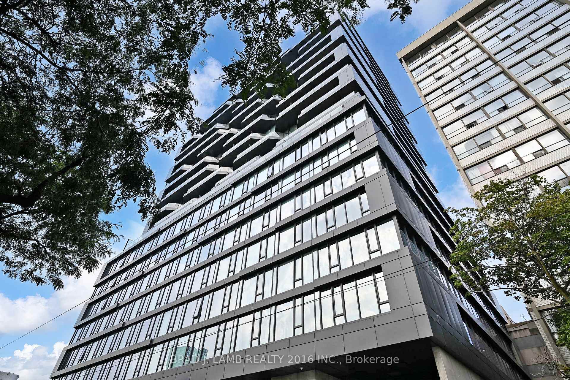 423 - 195 McCaul Street, Toronto, ON M5T 1W6