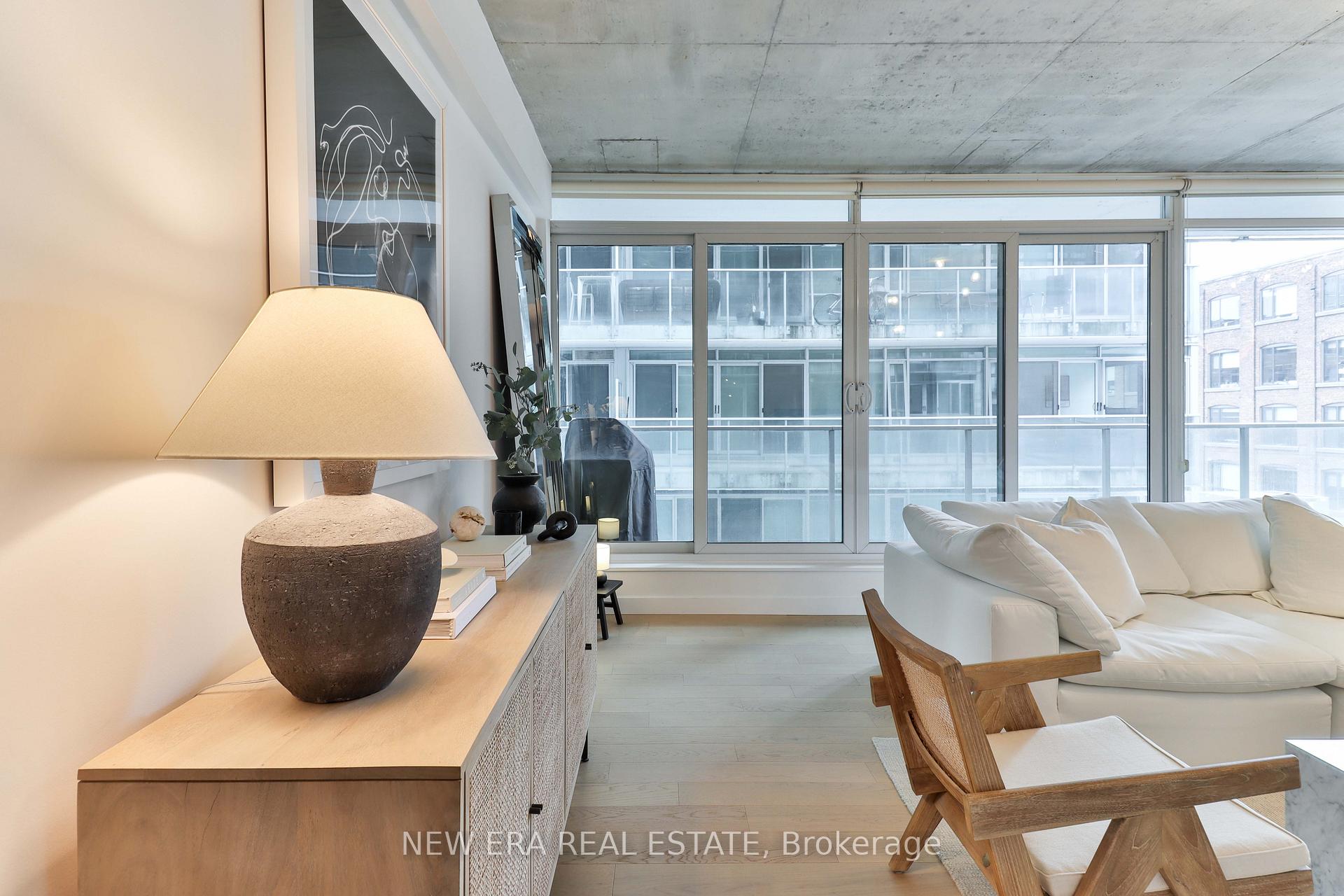 423 - 75 Portland Street, Toronto, ON M5V 2M9