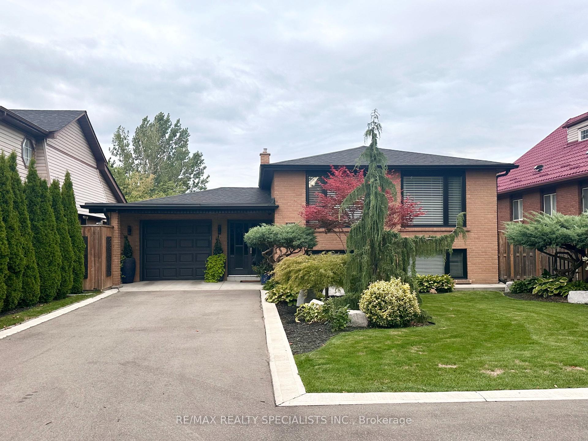 Unit B - 4237 Tomken Road, Mississauga, ON L4W 1J7