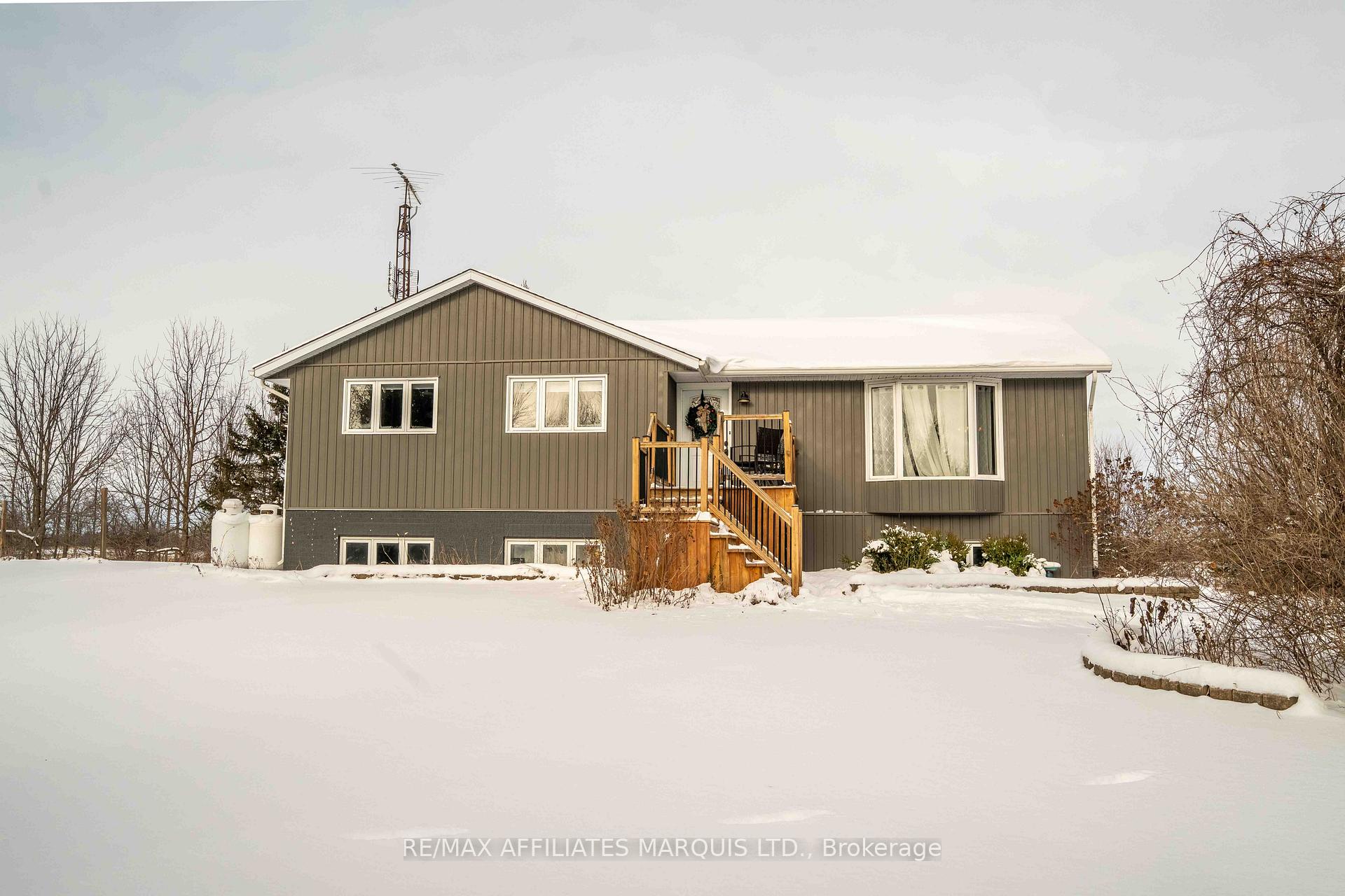 4239 County Rd 11 Road, South Stormont, ON K7R 3L2