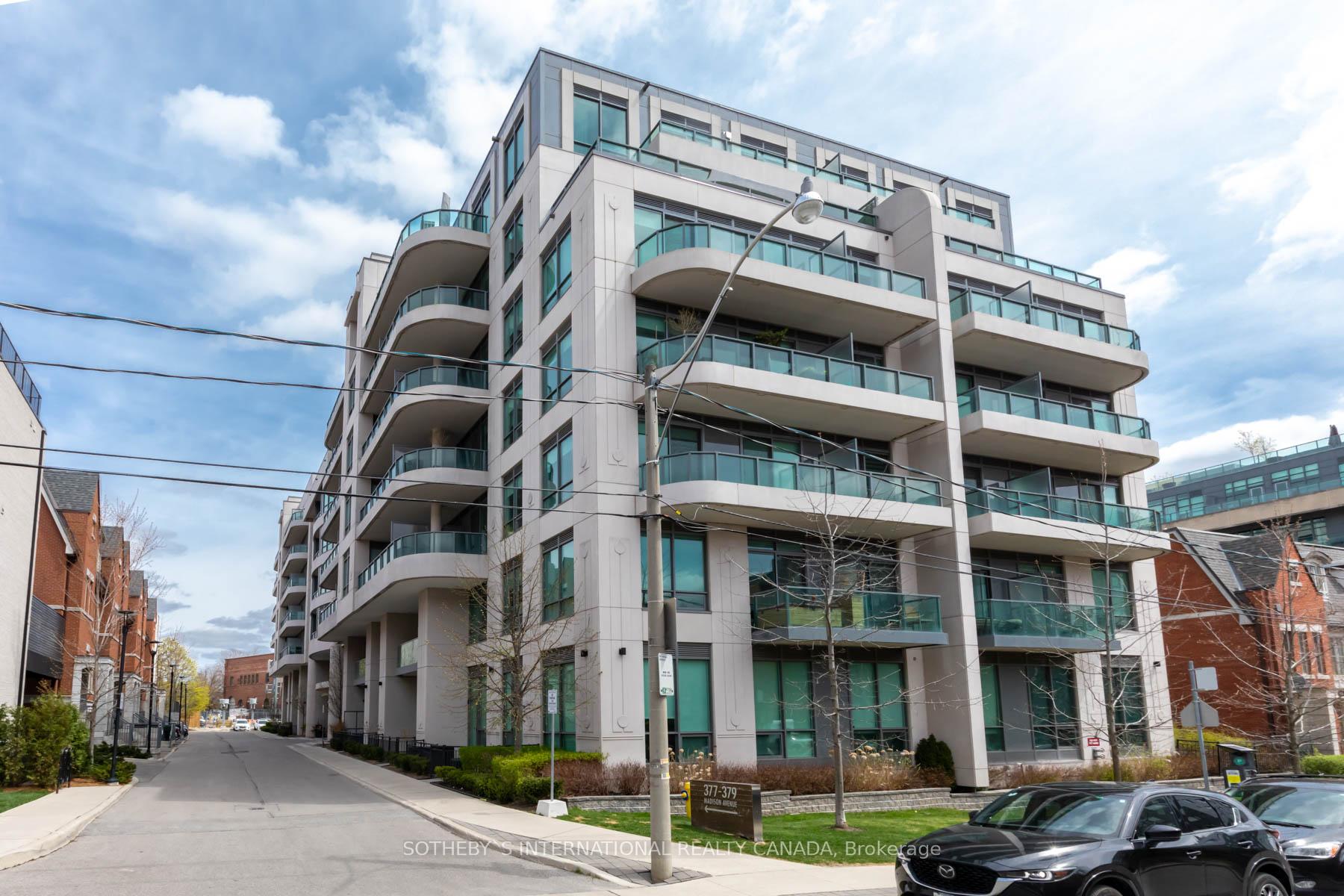 424 - 377 Madison Avenue, Toronto, ON M4V 2W7