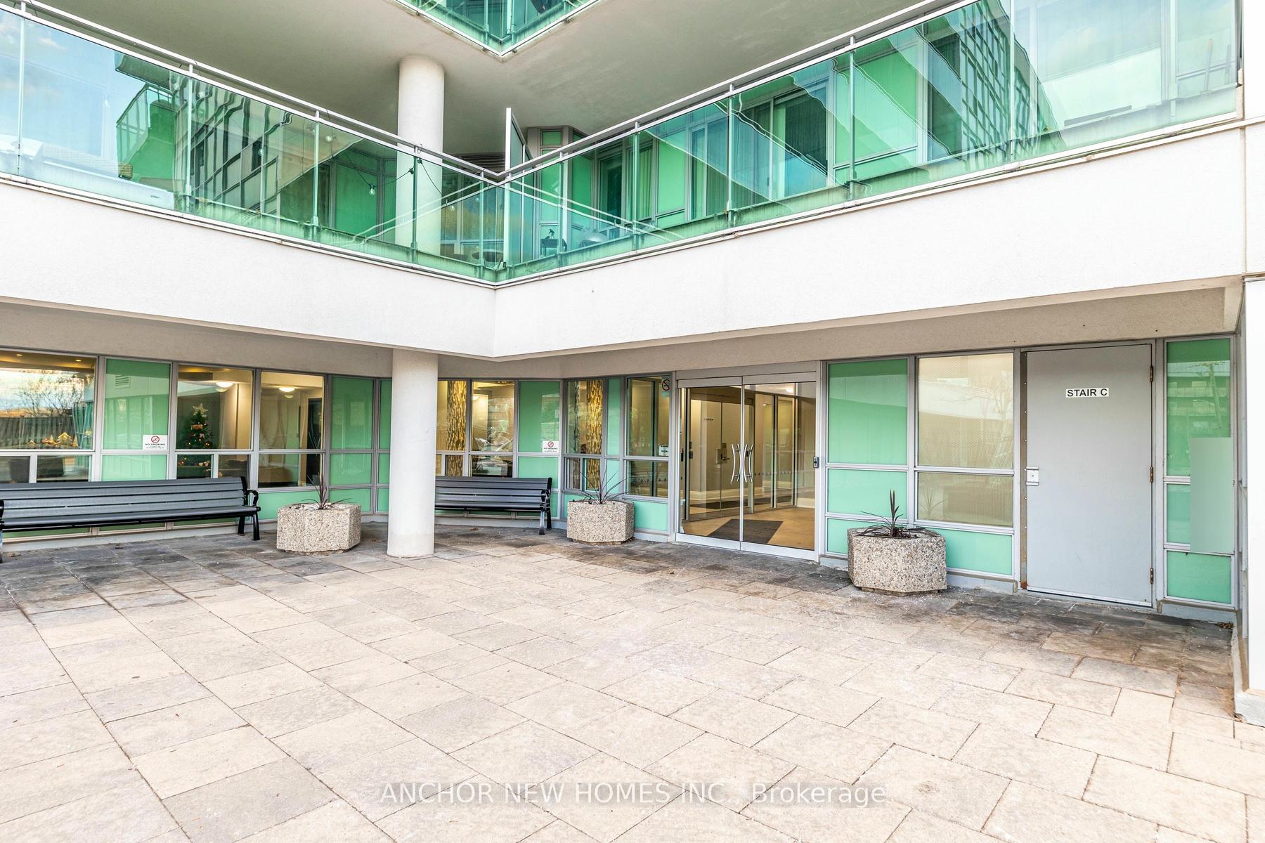 426 - 60 Fairfax Crescent, Toronto, ON M1L 0E1