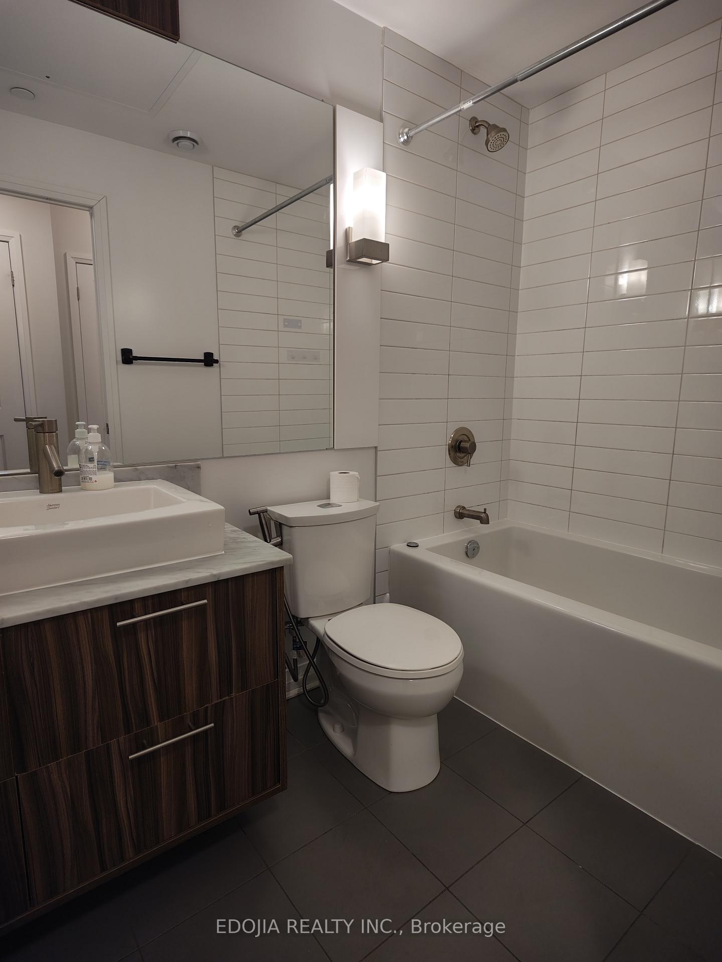 426 - 8 Mercer Street, Toronto, ON M5V 0C4