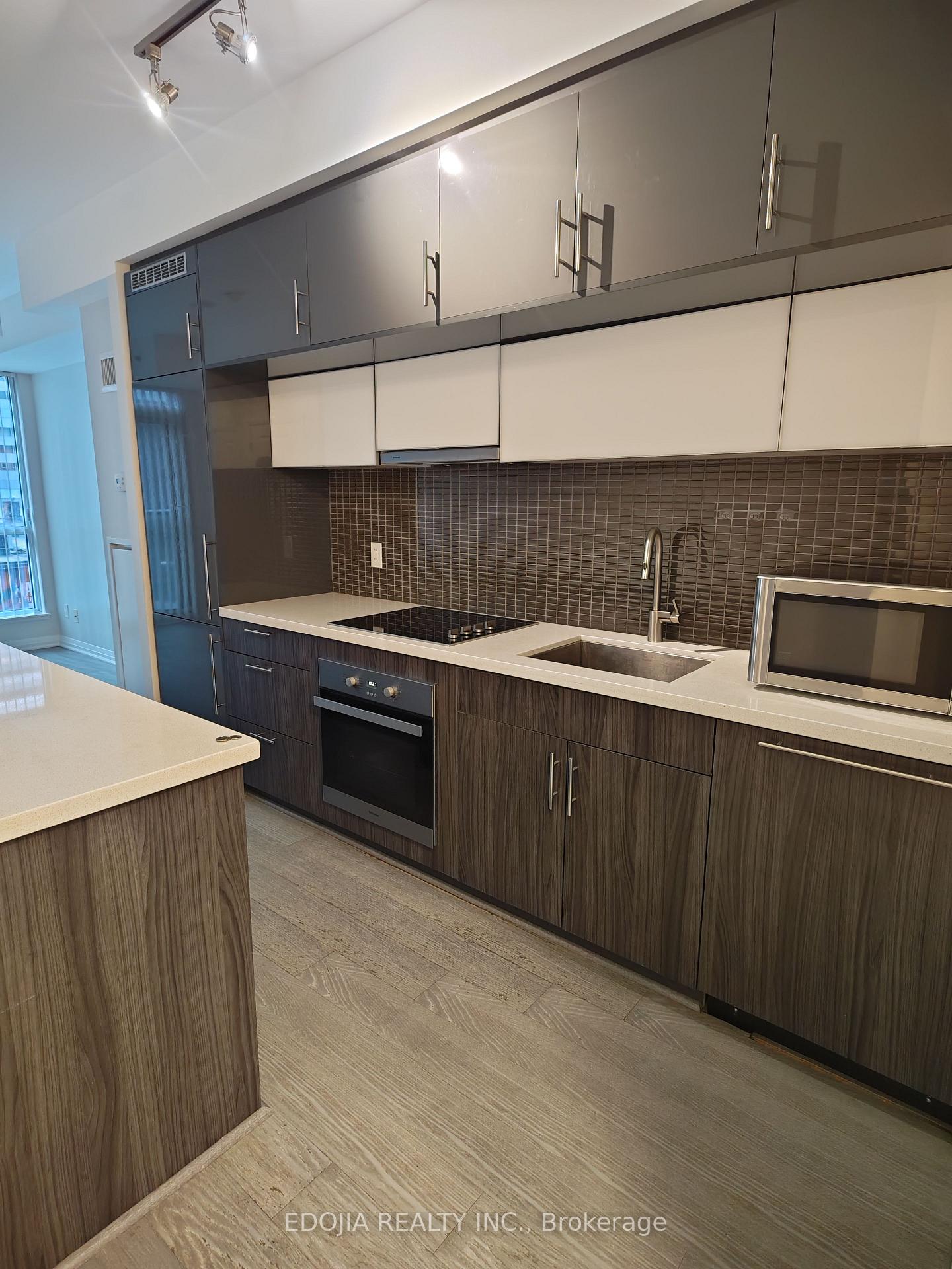 426 - 8 Mercer Street, Toronto, ON M5V 0C4