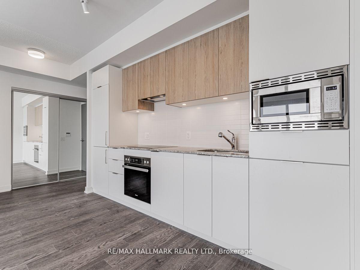 427 - 20 O'neill Road, Toronto, ON M3C 0R2