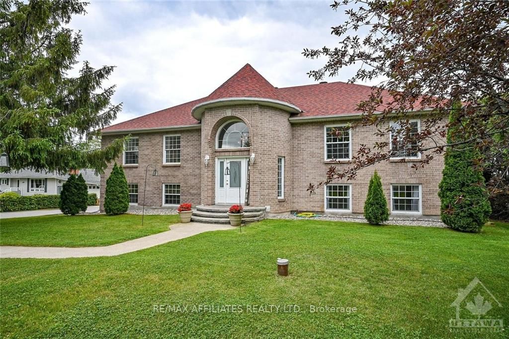 428 QUEEN Street, Smiths Falls, ON K7A 5B8