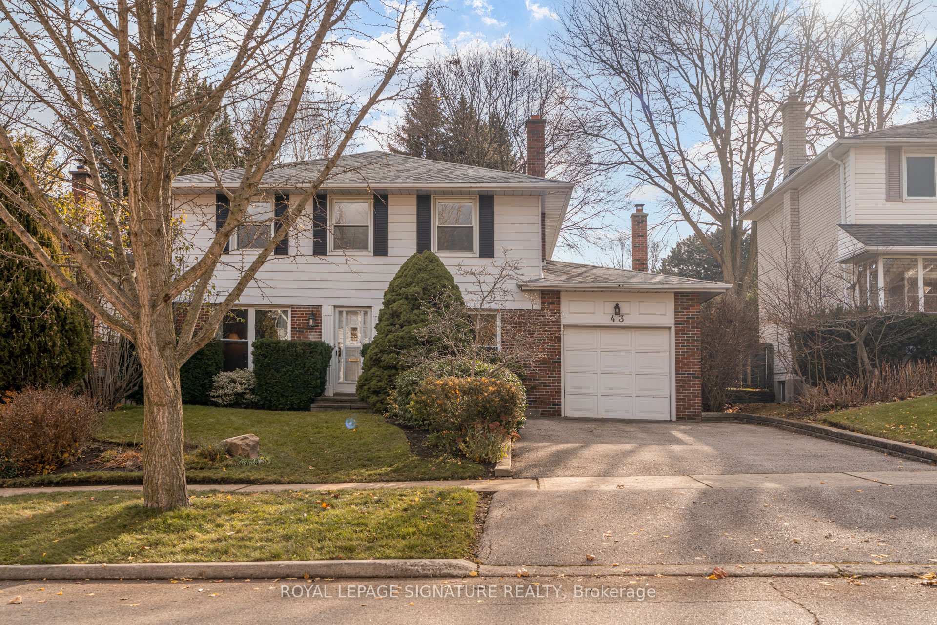 43 Davean Drive, Toronto, ON M2L 2R6