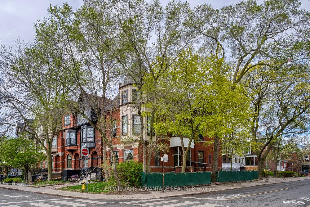 43 Dewson Street, Toronto, ON M6H 1G6