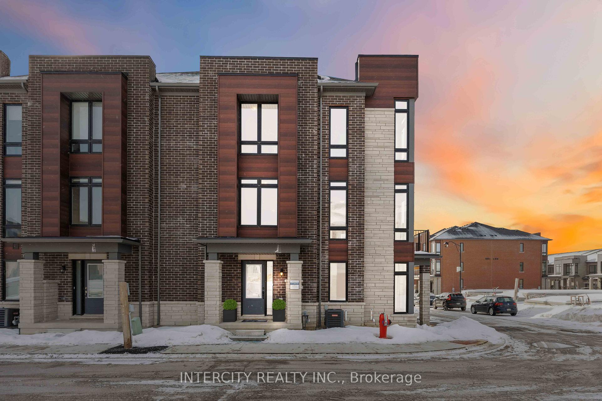 43 Griffith Street, Aurora, ON L4G 4A6