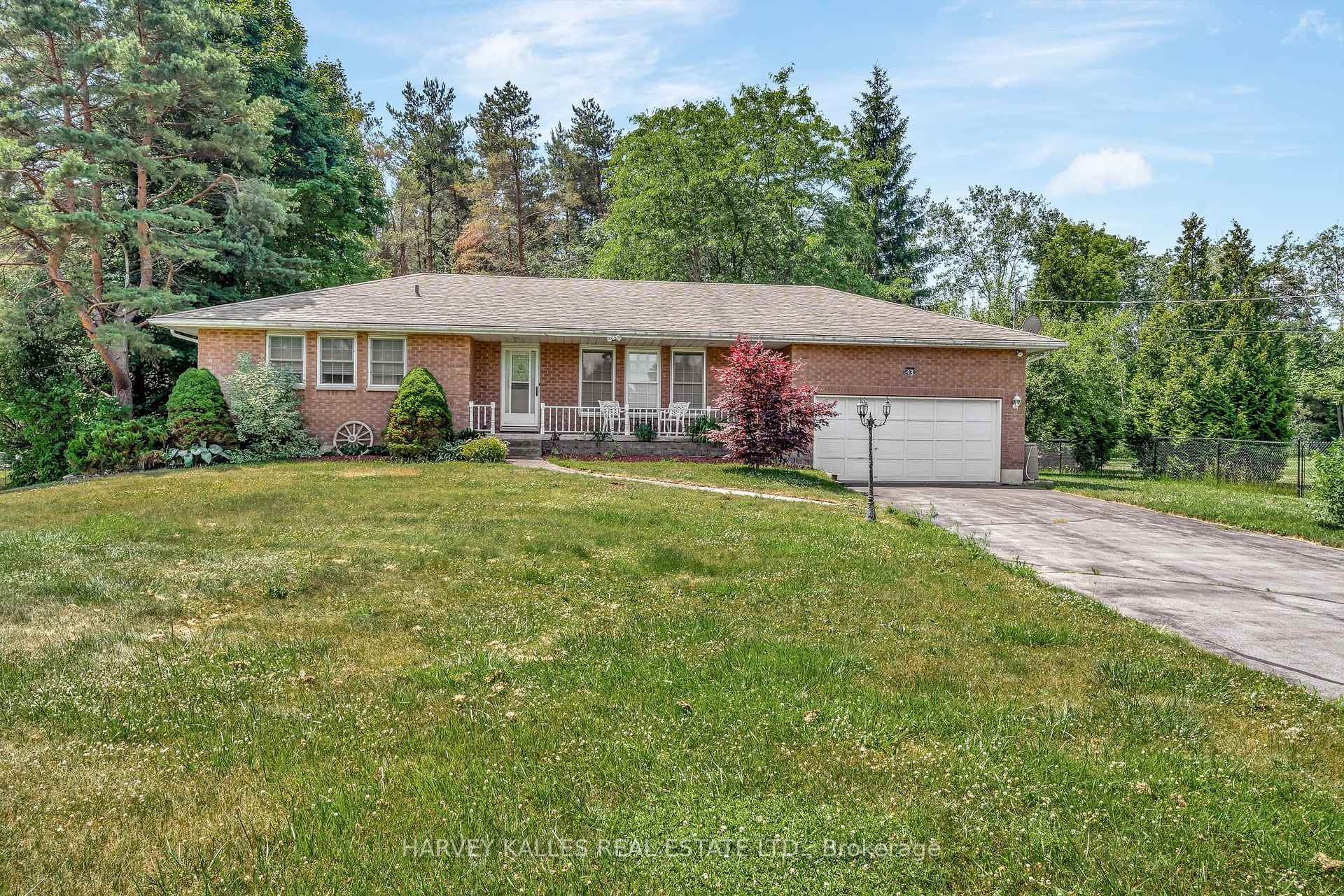 43 Hanthorn Street, Prince Edward County, ON K0K 1L0