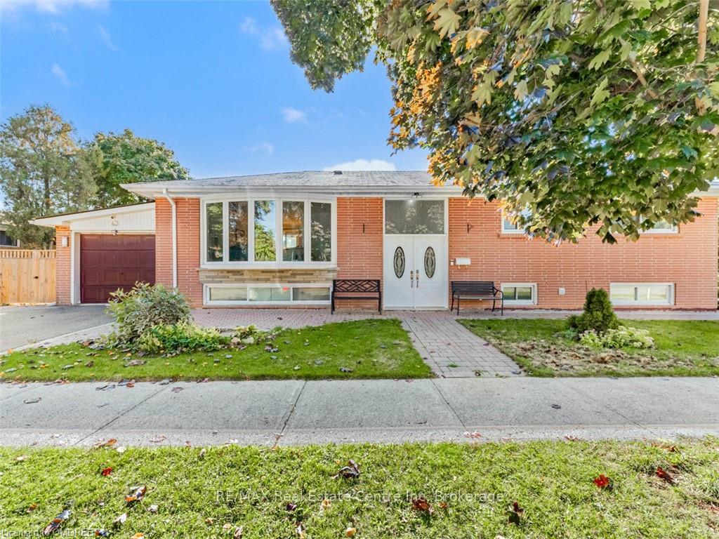 43 LUDGATE Drive, Toronto, ON M9W 2Y2