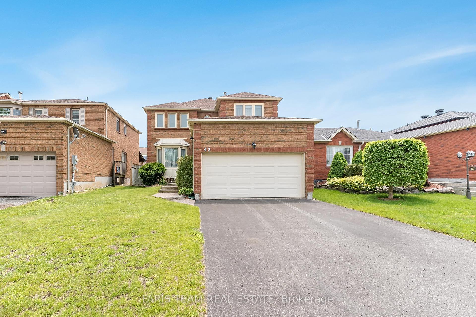 43 McDougall Drive, Barrie, ON L4N 7H7