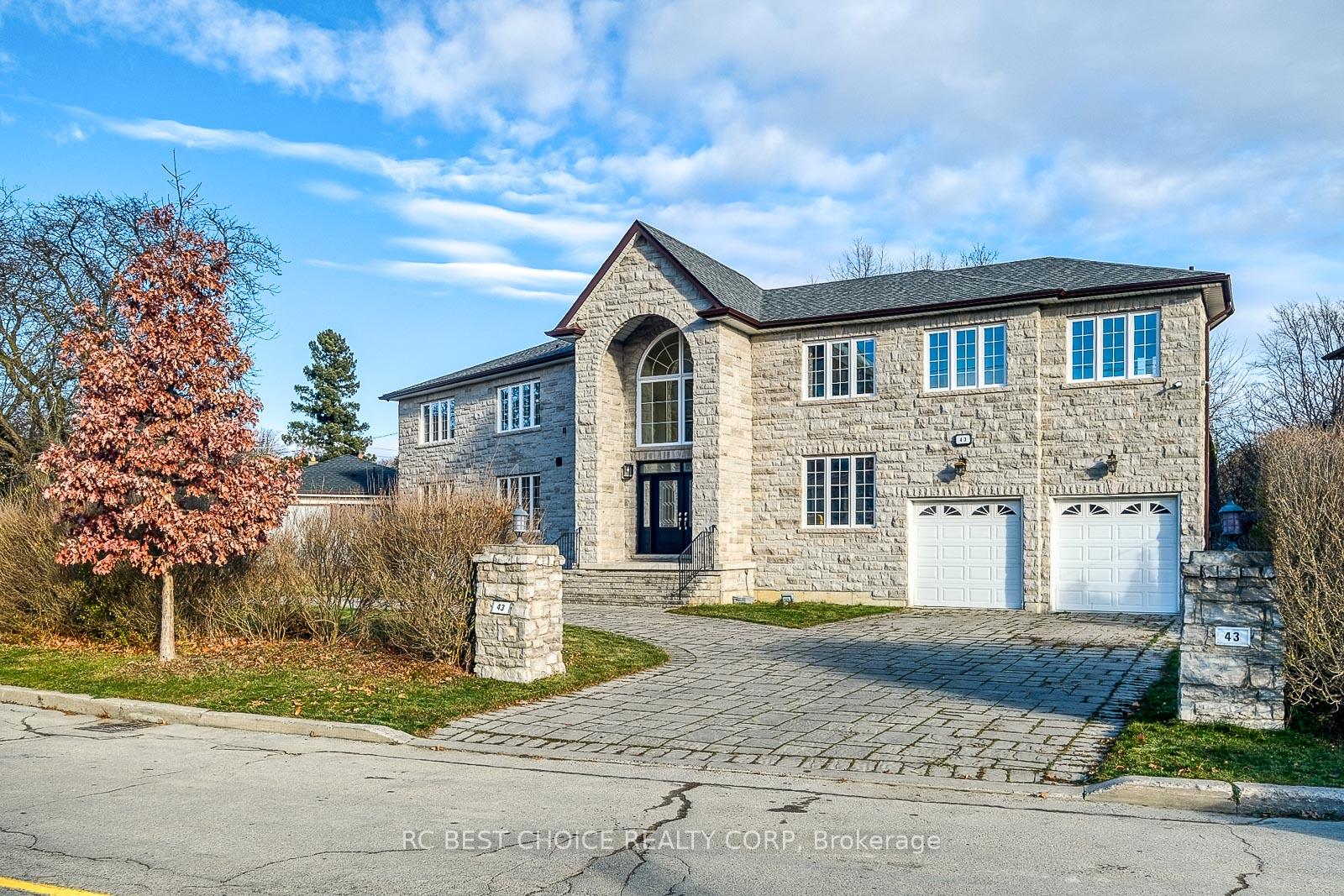 43 Muir Drive, Toronto, ON M1M 3B5