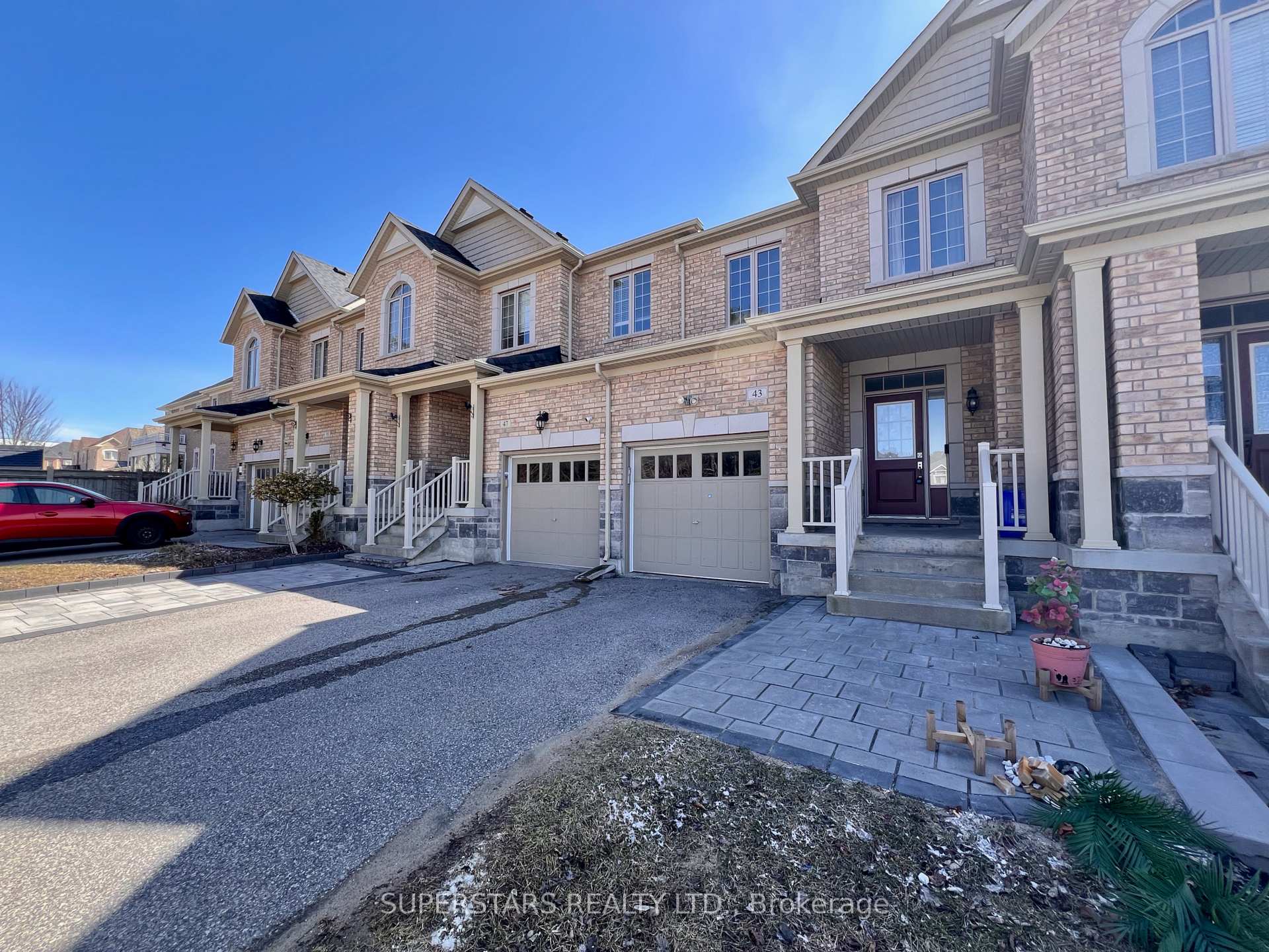 43 Radial Drive, Aurora, ON L4G 0Z8