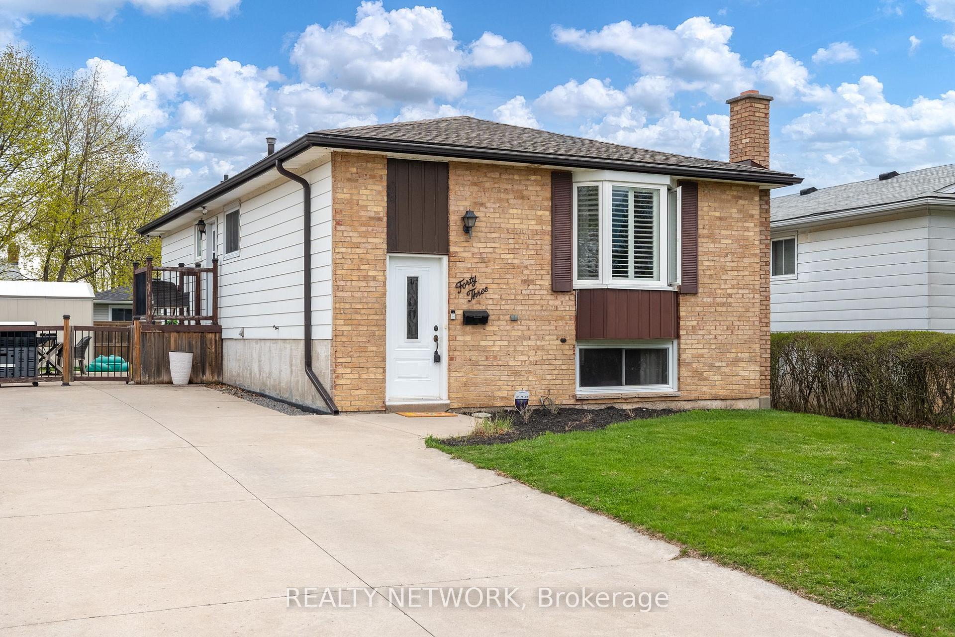 43 Raleigh Street, Hamilton, ON L8W 1H4