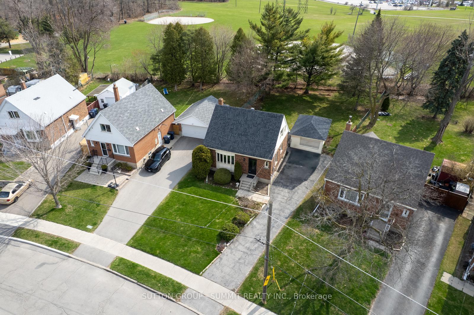 43 SINGLETON Road, Toronto, ON M1R 1H8