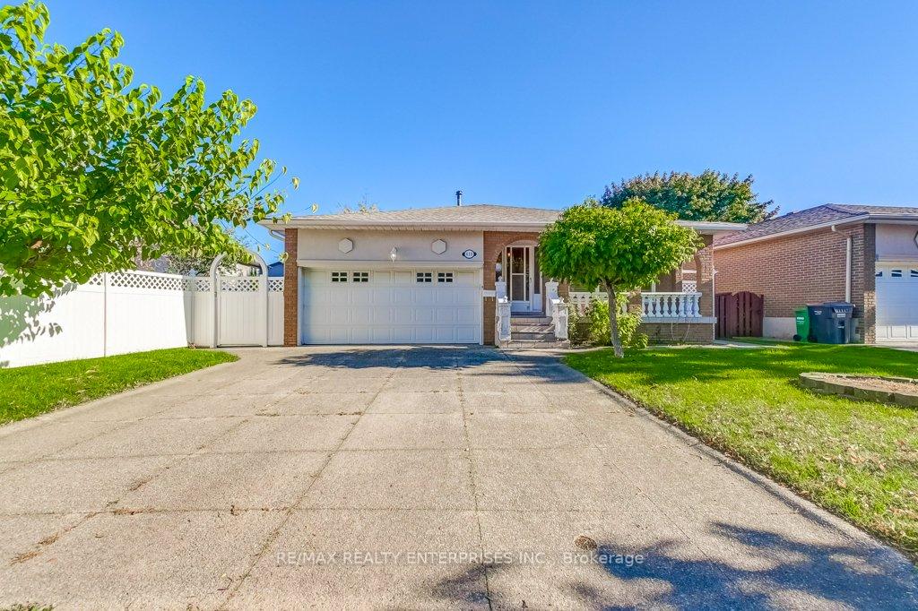 430 Louis Drive, Mississauga, ON L5B 2J4