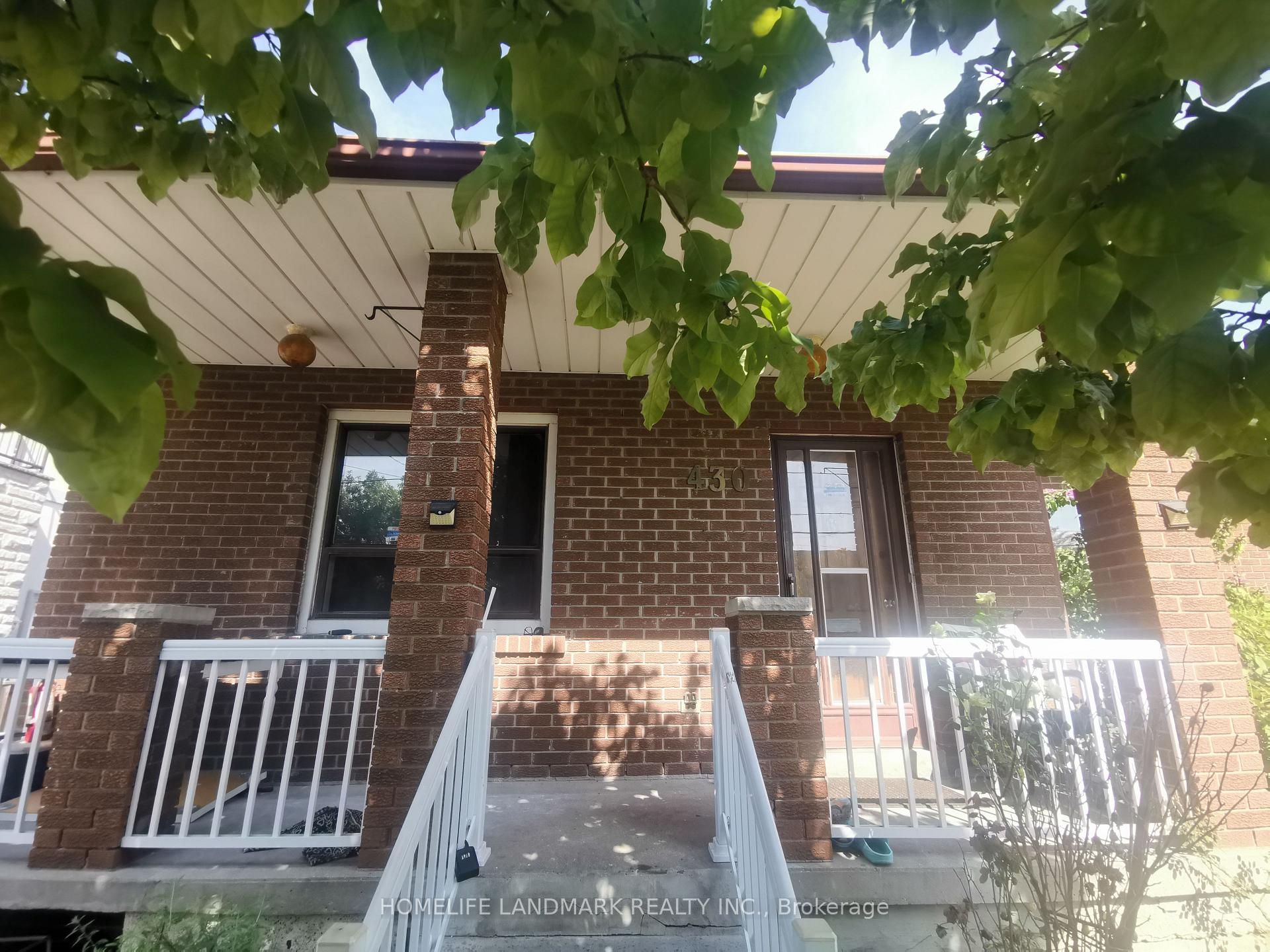 Main unit - 430 Rustic Road, Toronto, ON M6L 1W9
