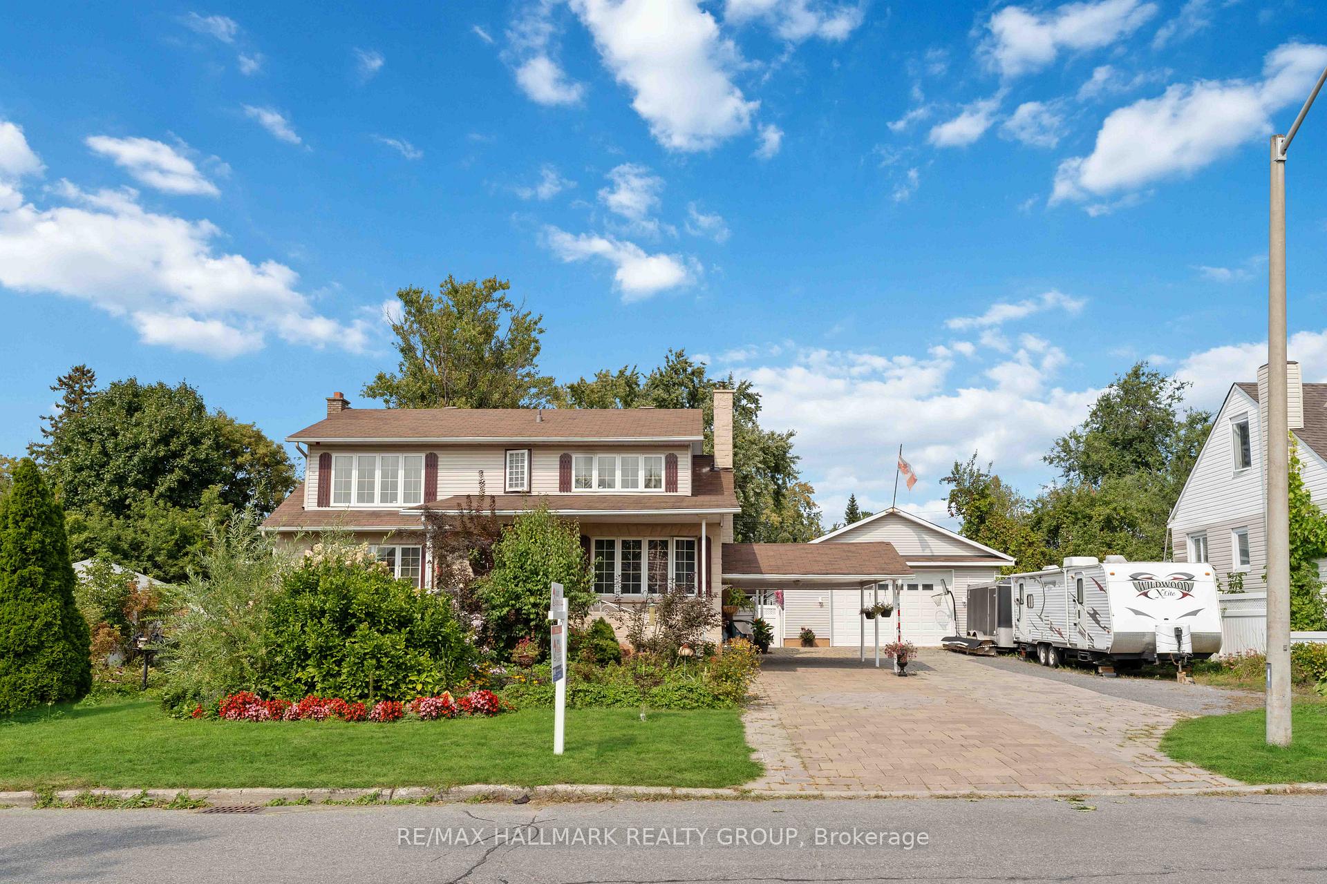 431 Blake Boulevard, Vanier and Kingsview Park, ON K1K 1A9