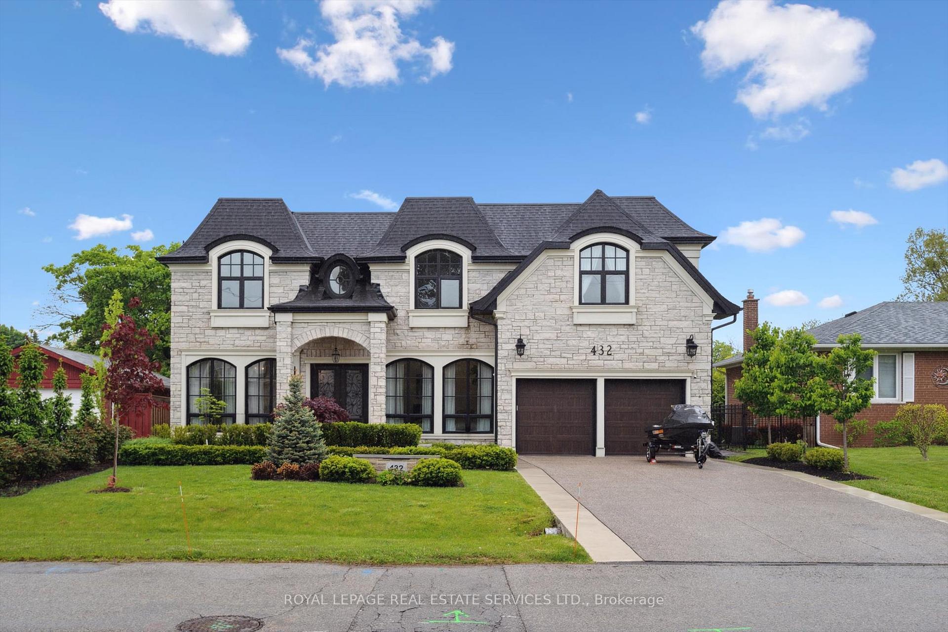 432 Tennyson Drive, Oakville, ON L6L 3Z1
