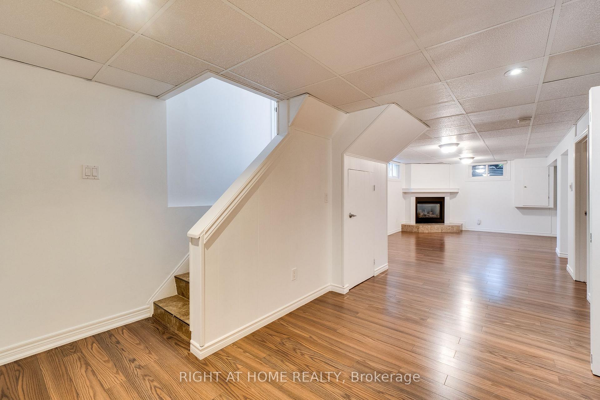 435 Parkside Drive, Hamilton, ON L8B 0Y6