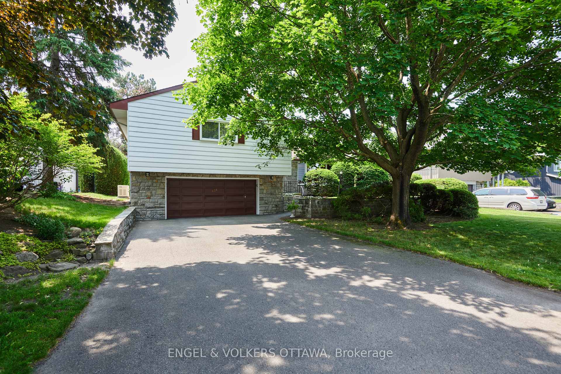 436 Crestview Road, Alta Vista and Area, ON K1H 5G9