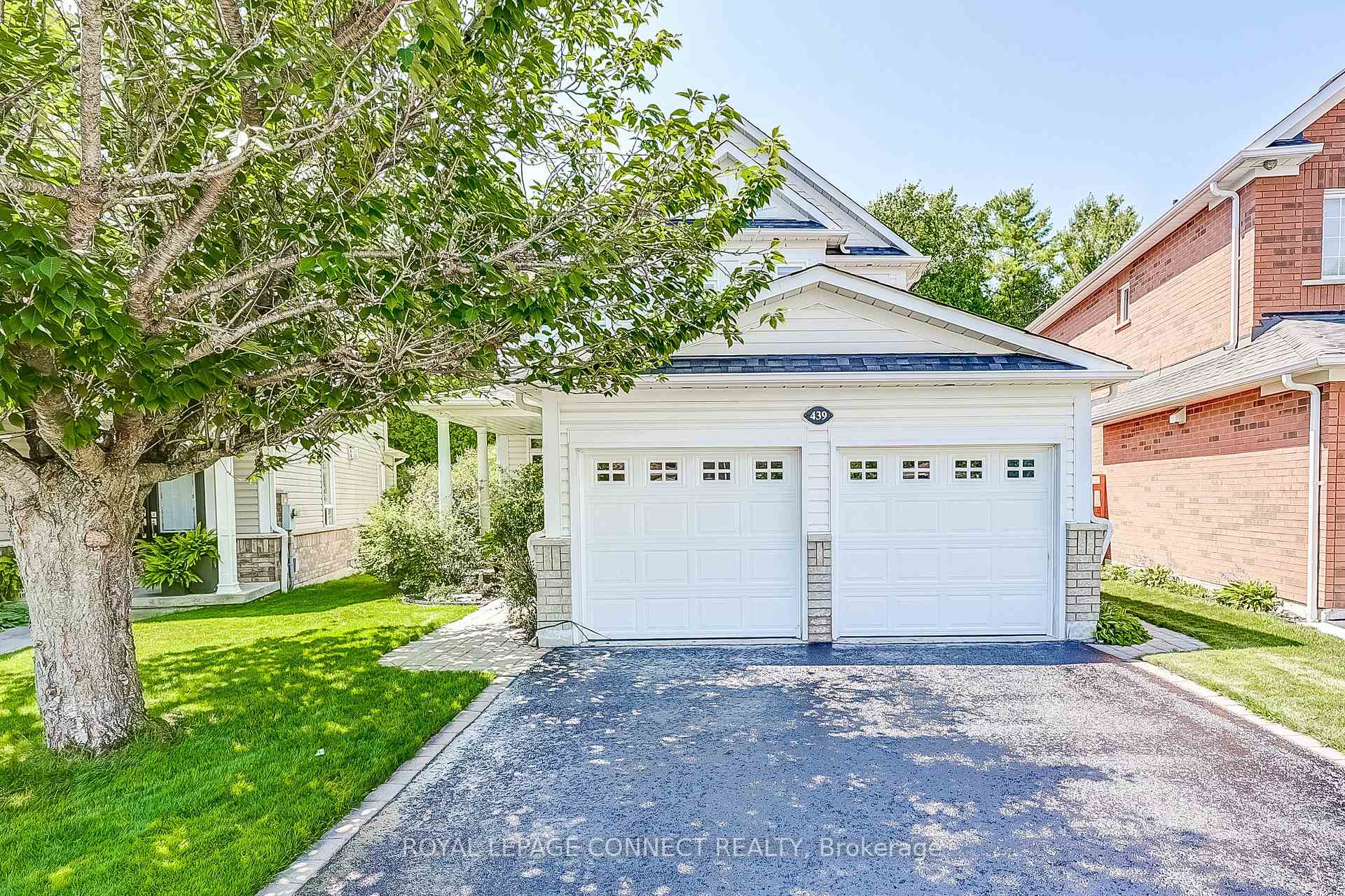 439 Woodsmere Crescent E, Pickering, ON L1V 7A4