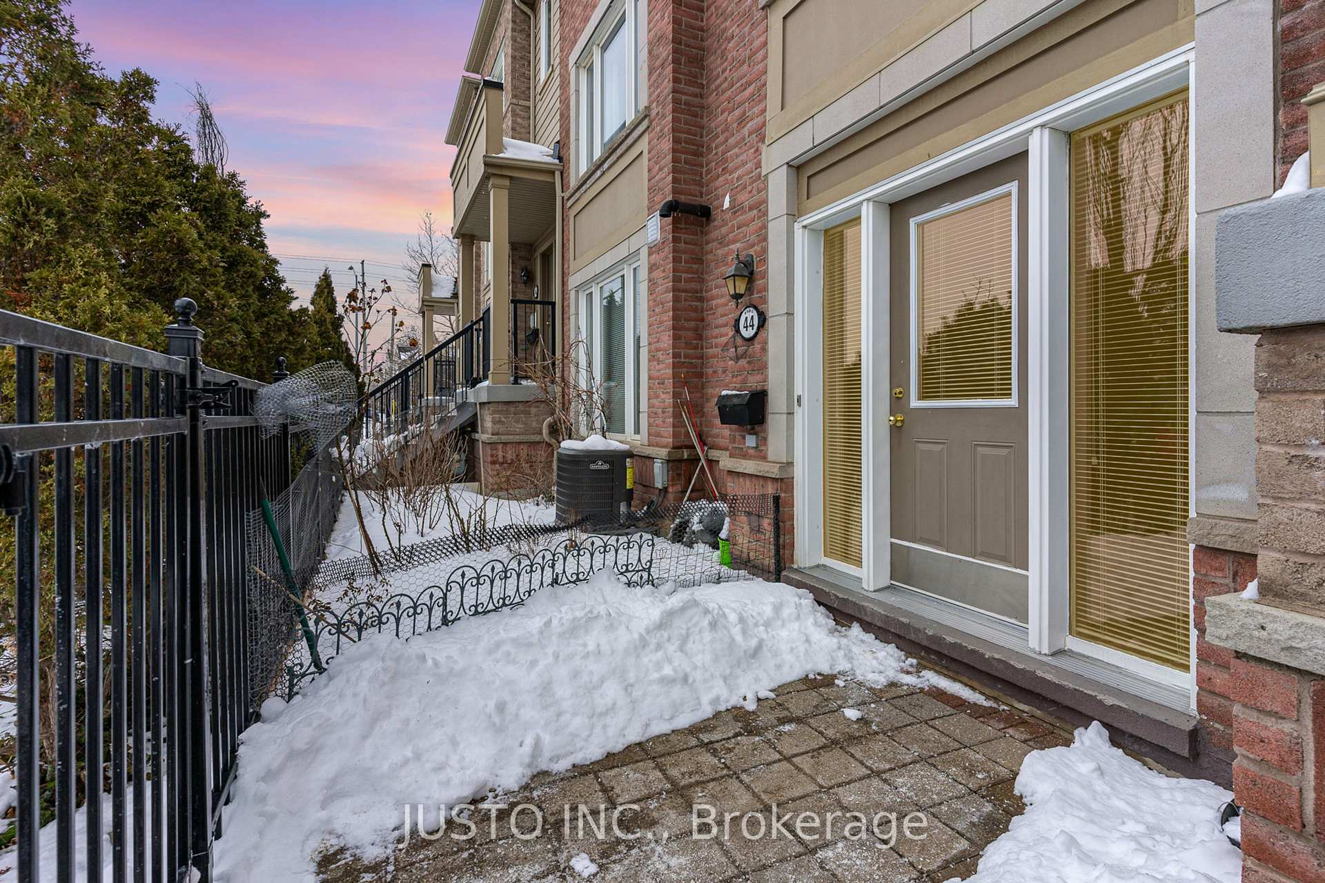 44 - 4985 Southampton Drive, Mississauga, ON L5M 8C6