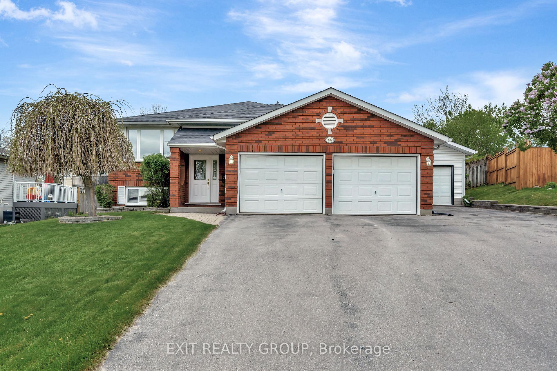 44 Bleeker Avenue, Quinte West, ON K8V 6M8