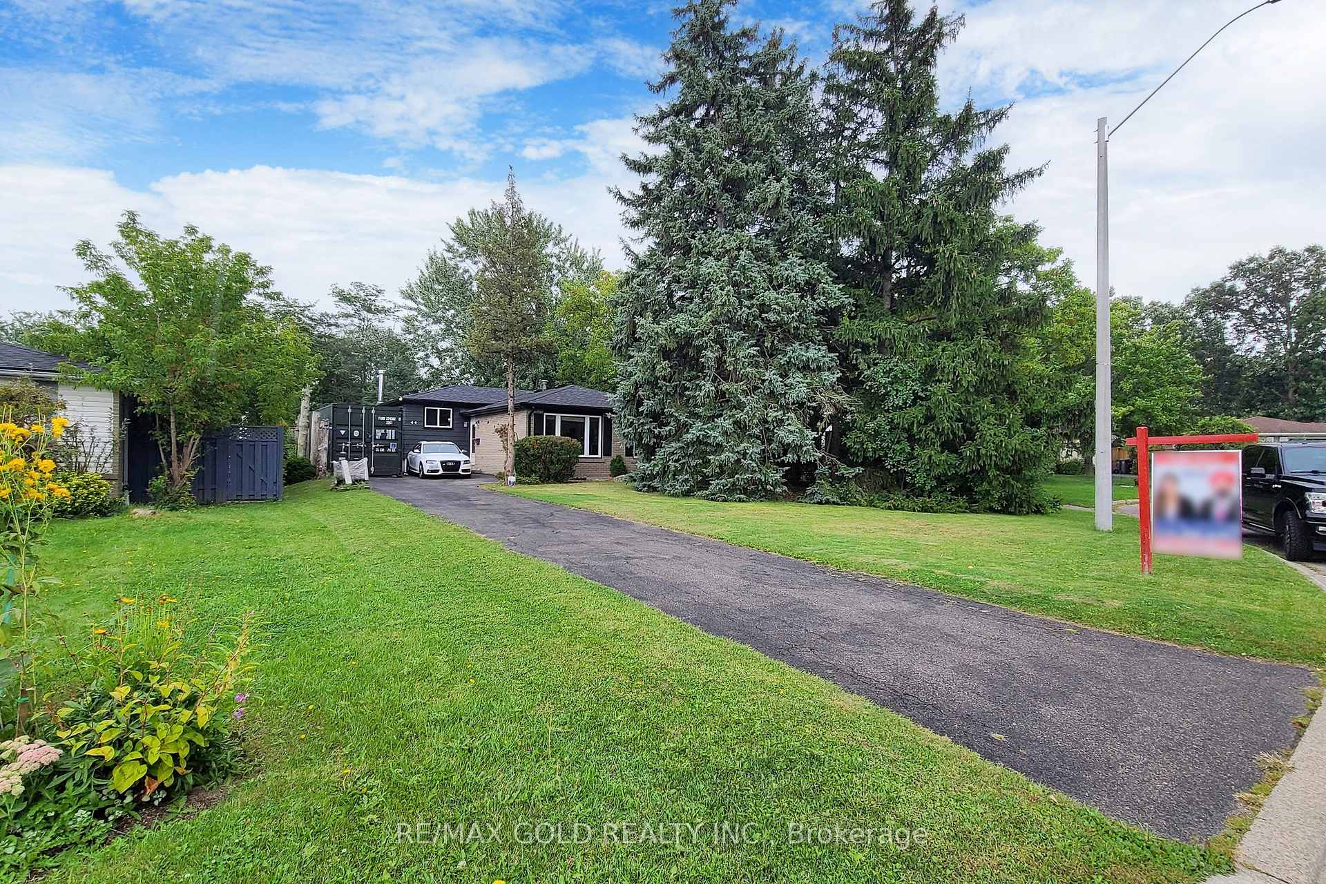 44 Deloraine Drive, Brampton, ON L6T 1T7