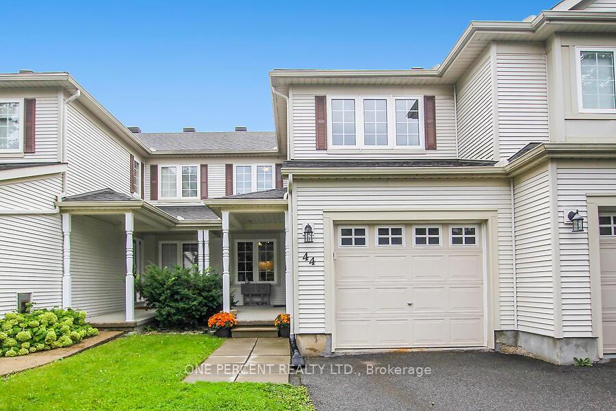 44 Fieldberry, Barrhaven, ON K2J 5E8