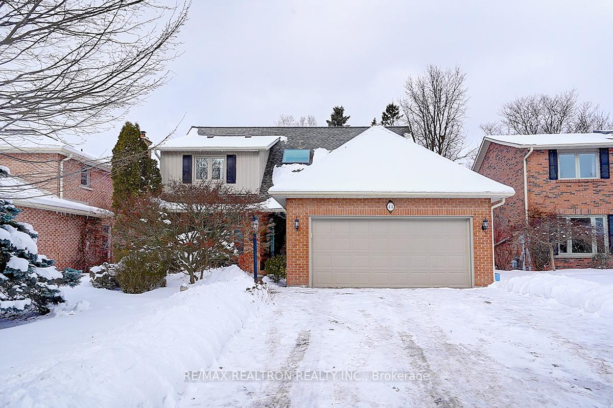 44 Golf Links Drive, Aurora, ON L4G 3V3