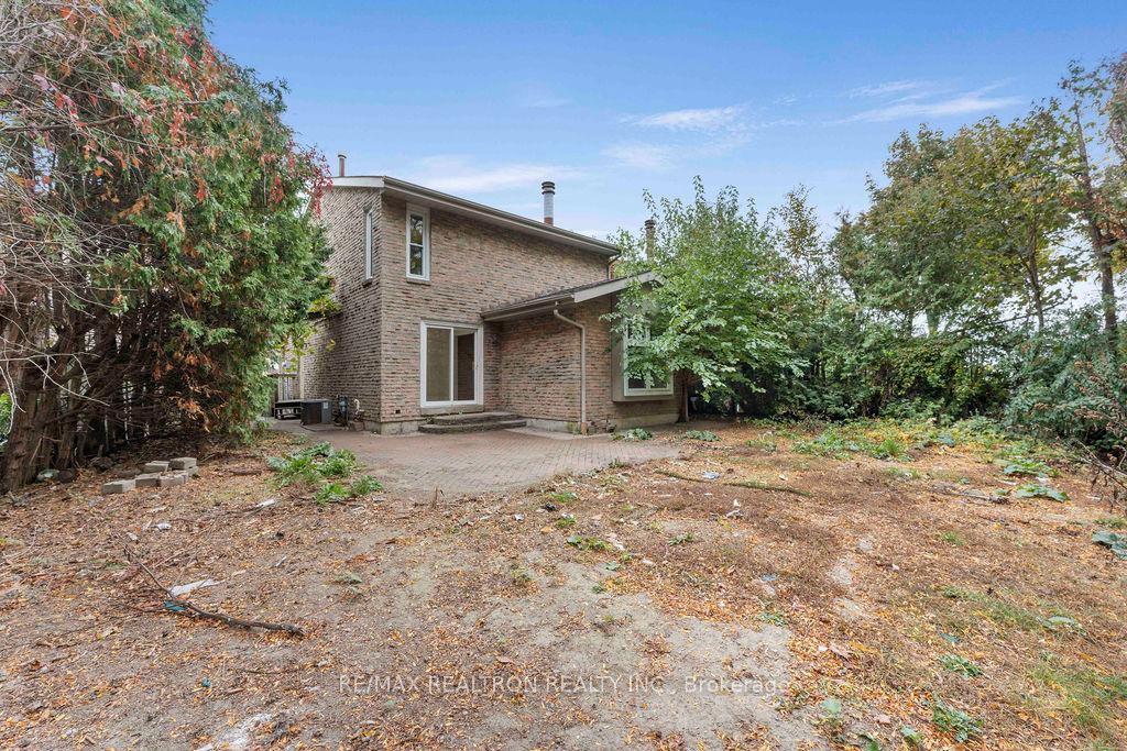 44 Hood Crescent, Toronto, ON M1W 3C1