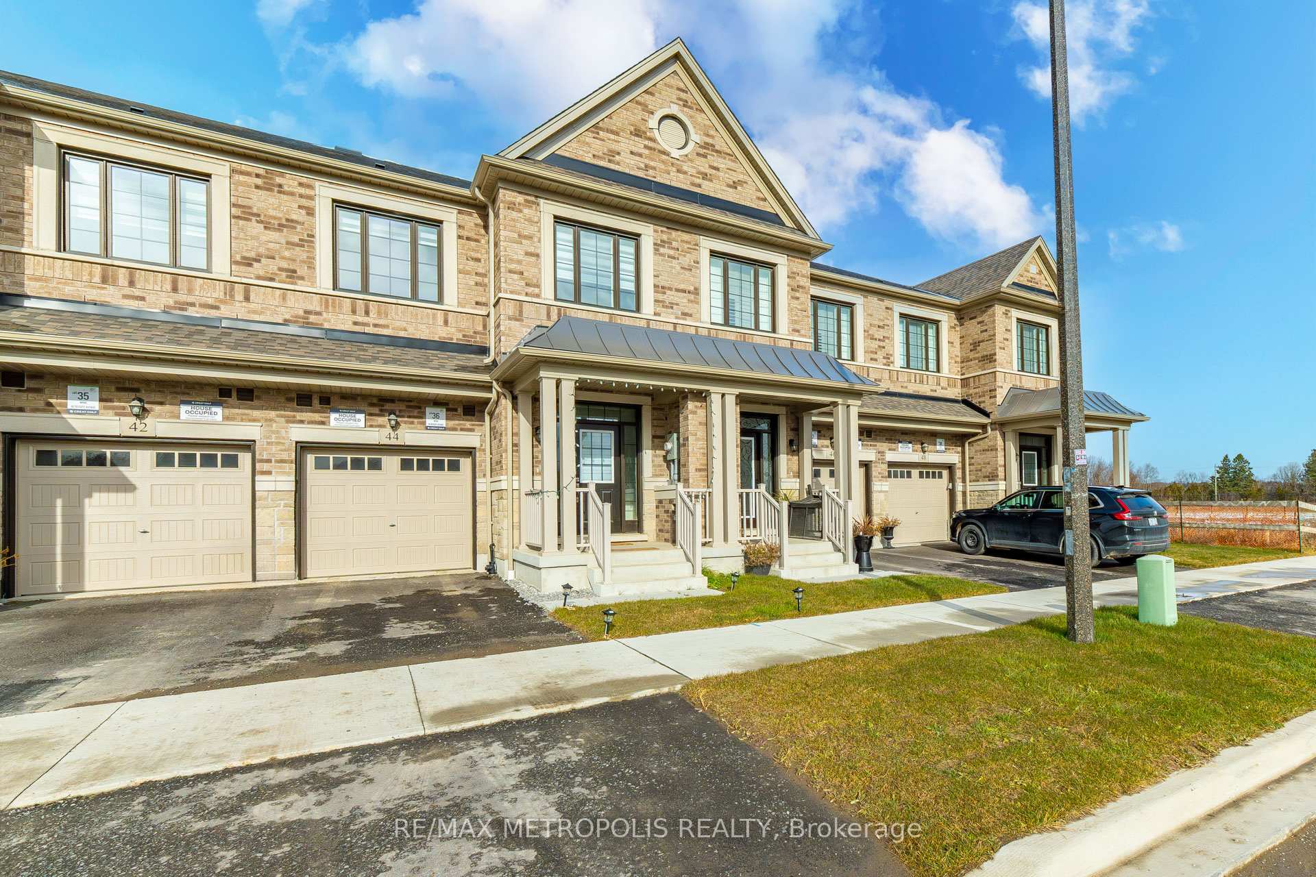 44 Reigate Avenue, Whitby, ON L1P 1Y3
