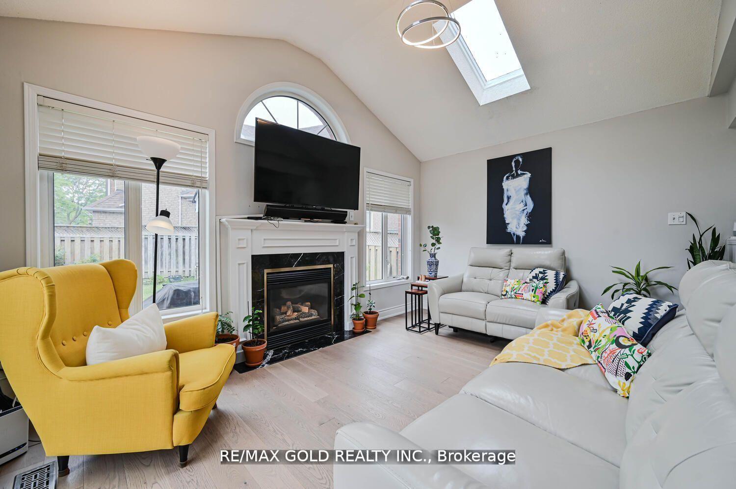 44 Ribbon Drive, Brampton, ON L6R 2C2