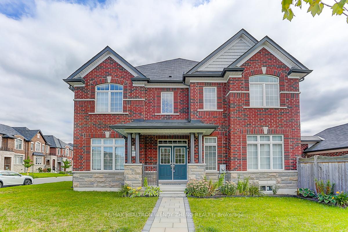 44 Walter Proctor Road, East Gwillimbury, ON L9N 0P1