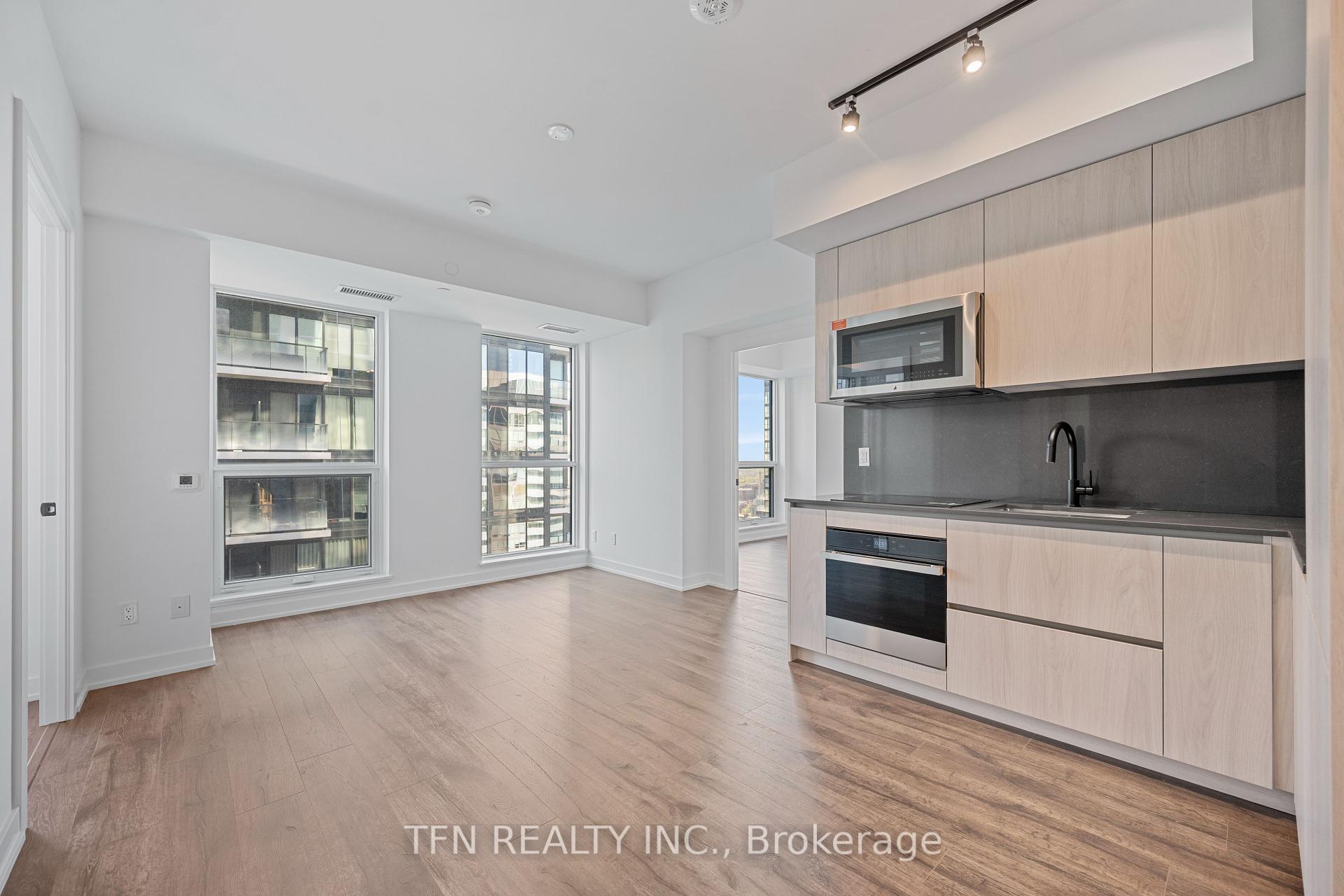 4404 - 327 King Street W, Toronto, ON M5V 0W7