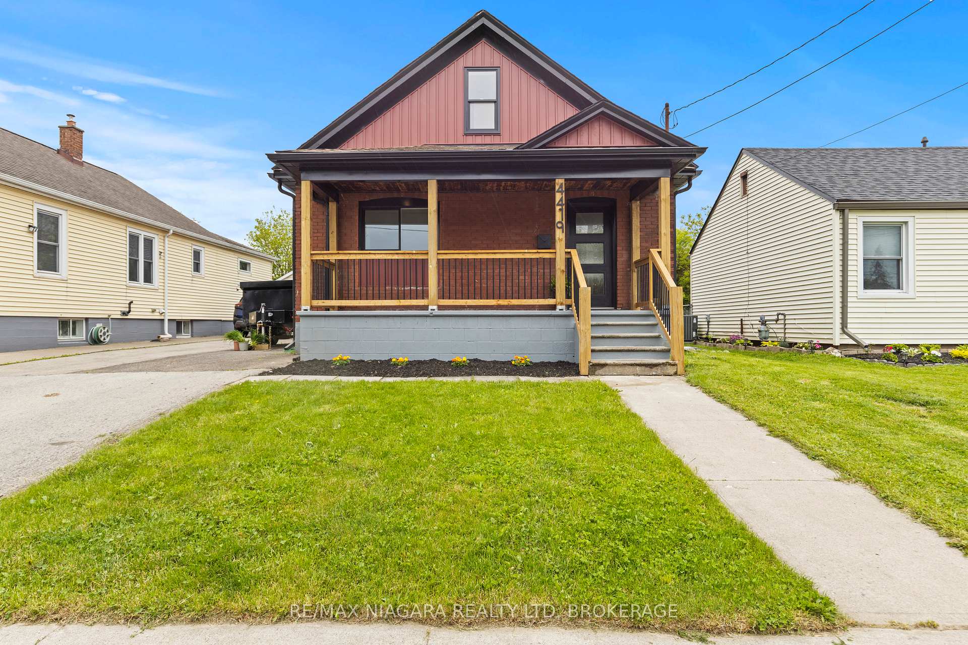 4419 Fifth Avenue, Niagara Falls, ON L2E 4R3