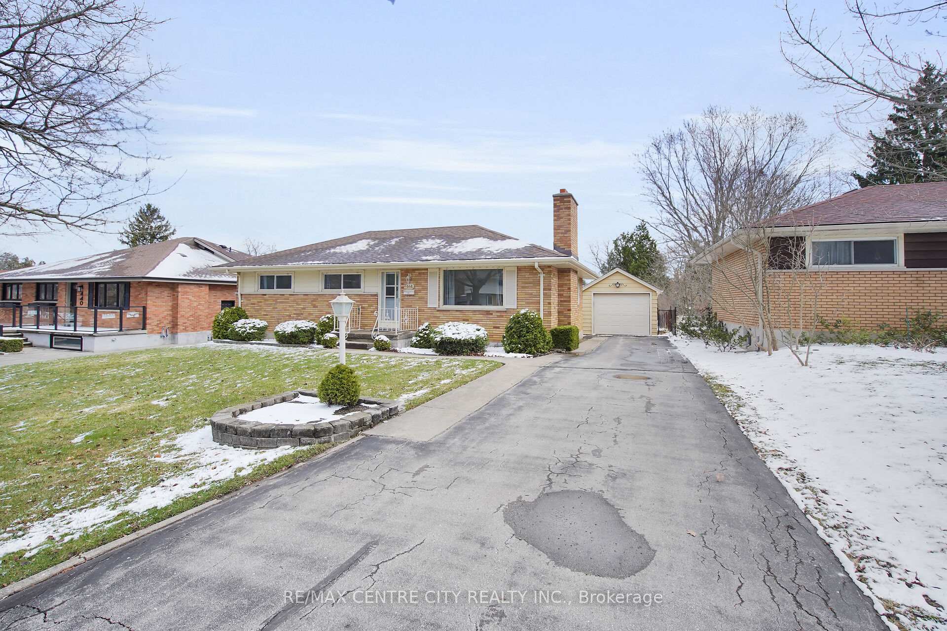 444 Ridgewood Crescent, London South, ON N6J 3H5