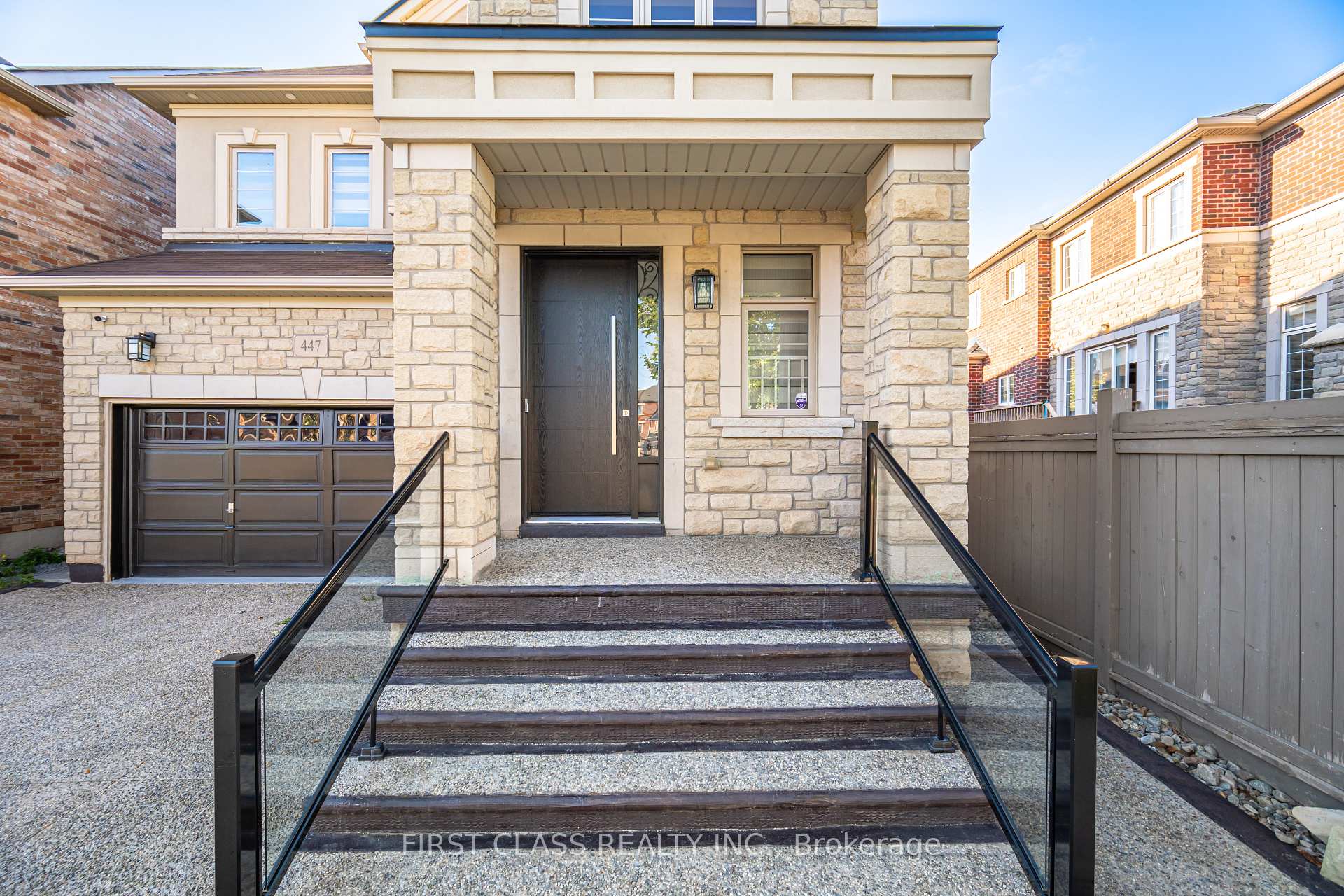 447 George Ryan Avenue, Oakville, ON L6H 0S3