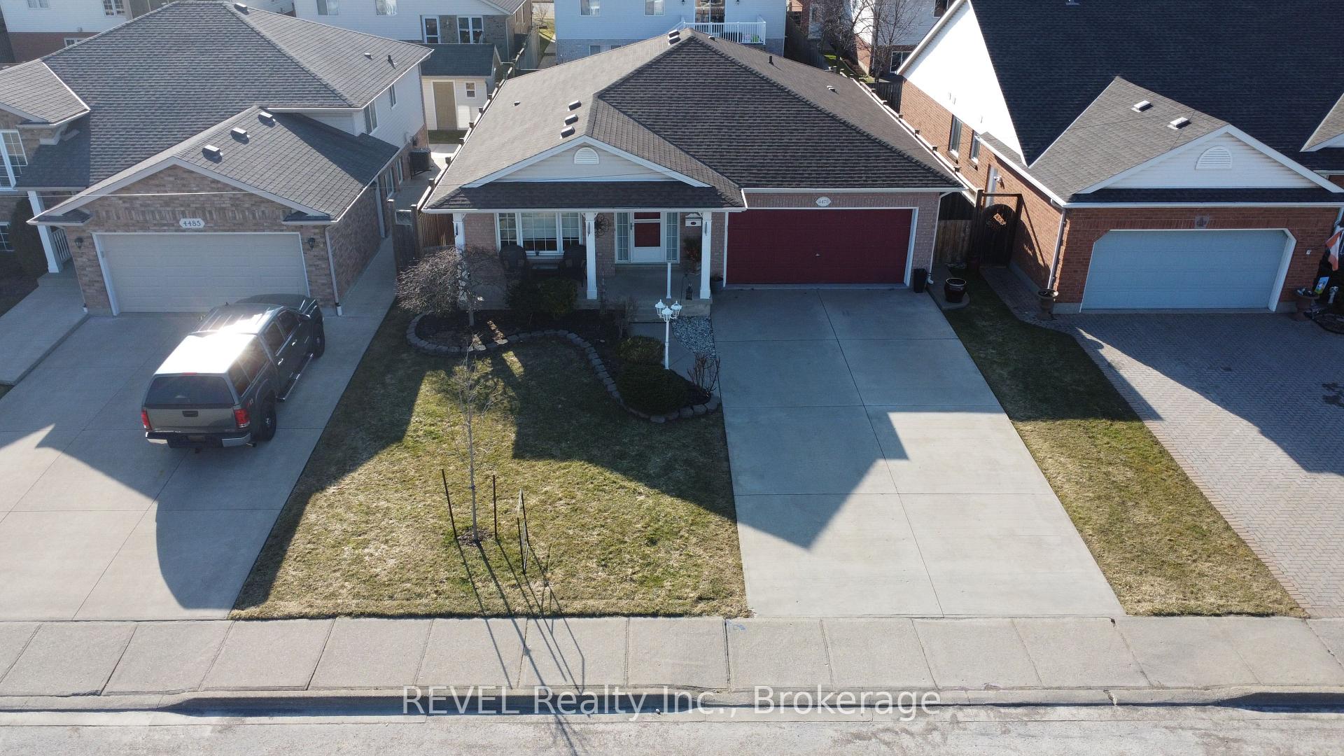 4475 Paddock Trail Drive, Niagara Falls, ON L2E 3E6